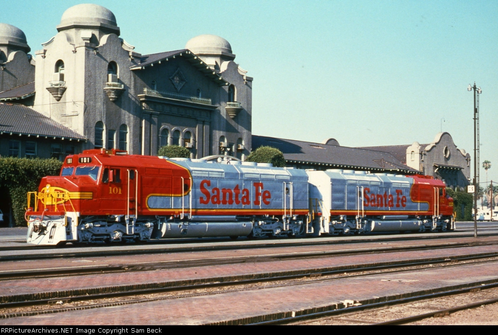 ATSF 101 and 102